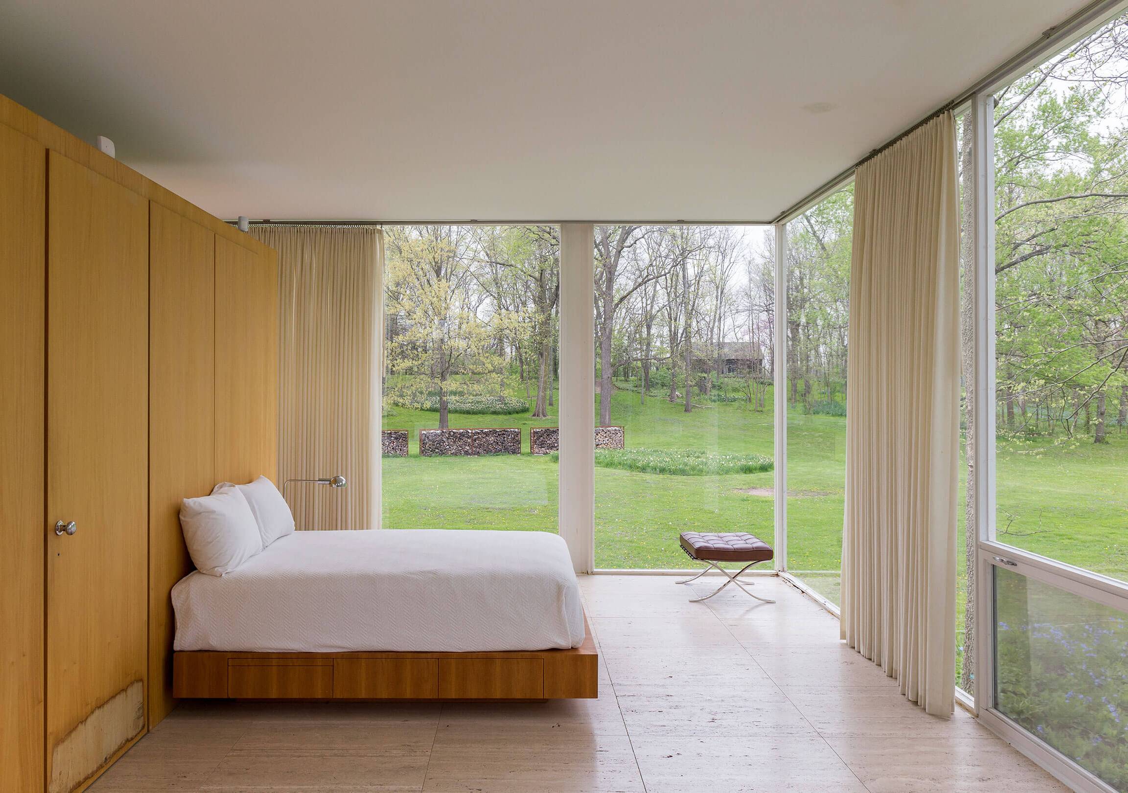 Farnsworth House — Construction